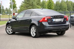 Pelēks Volvo S60 2011 Jelgava, ar dzinēja tilpumu 2.00 L un nobraukumu 223 tūkst. km par 6750 €, foto 7 vietnē AUTOMOTO.COM.LV
