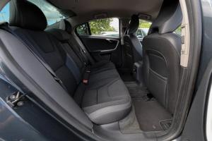 Pelēks Volvo S60 2011 Jelgava, ar dzinēja tilpumu 2.00 L un nobraukumu 223 tūkst. km par 6750 €, foto 11 vietnē AUTOMOTO.COM.LV