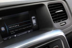 Pelēks Volvo S60 2011 Jelgava, ar dzinēja tilpumu 2.00 L un nobraukumu 223 tūkst. km par 6750 €, foto 15 vietnē AUTOMOTO.COM.LV