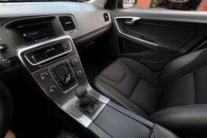 Pelēks Volvo S60 2011 Jelgava, ar dzinēja tilpumu 2.00 L un nobraukumu 223 tūkst. km par 6750 €, foto 17 vietnē AUTOMOTO.COM.LV