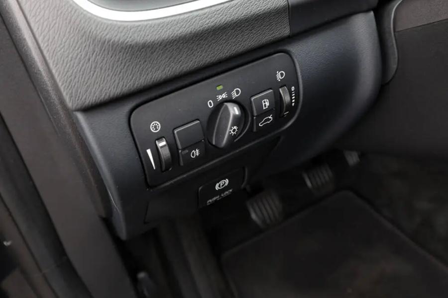 Pelēks Volvo S60 2011 Jelgava, ar dzinēja tilpumu 2.00 L un nobraukumu 223 tūkst. km par 6750 €, foto 20 vietnē AUTOMOTO.COM.LV
