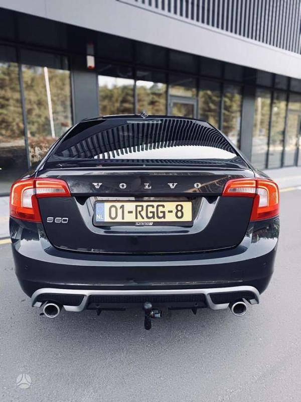 Pelēks Volvo S60 2011 Utena, ar dzinēja tilpumu 1.56 L un nobraukumu 286 tūkst. km par 8350 €, foto 10 vietnē AUTOMOTO.COM.LV