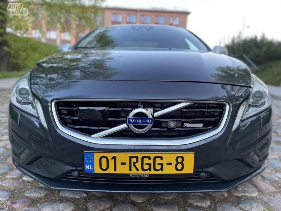 Grey Volvo S60 2011 in Utena, with an engine capacity of 1.60 L and mileage of 286 thousand km for 8350 €, photo 24 on AUTOMOTO.COM.LV