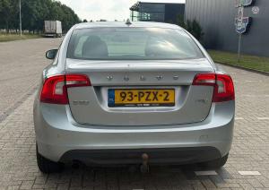 Pelēks Volvo S60 2011 Raseiniai, ar dzinēja tilpumu 1.56 L un nobraukumu 280 tūkst. km par 4350 €, foto 8 vietnē AUTOMOTO.COM.LV