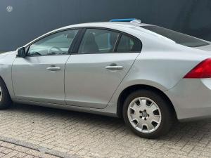 Pelēks Volvo S60 2011 Raseiniai, ar dzinēja tilpumu 1.56 L un nobraukumu 280 tūkst. km par 4350 €, foto 9 vietnē AUTOMOTO.COM.LV