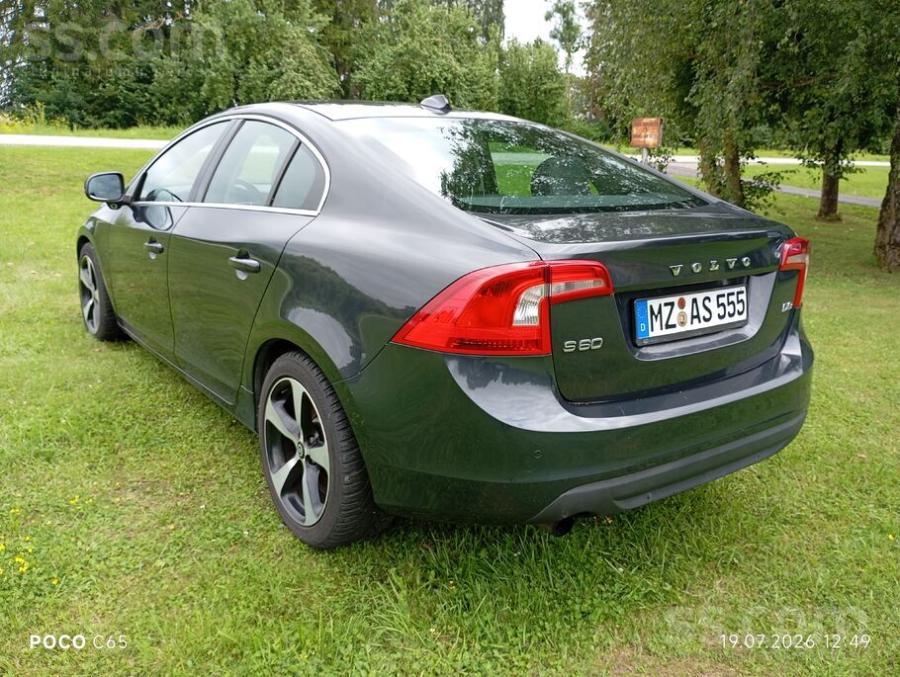 Grey Volvo S60 2011 in Bauska, with an engine capacity of 2.00 L and mileage of 285 thousand km for 5900 €, photo 5 on AUTOMOTO.COM.LV