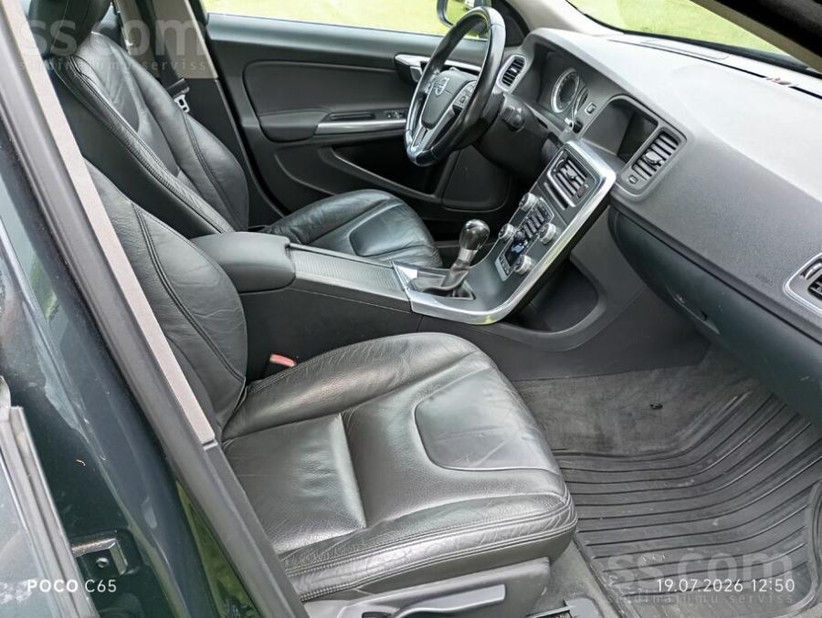 Grey Volvo S60 2011 in Bauska, with an engine capacity of 2.00 L and mileage of 285 thousand km for 5900 €, photo 8 on AUTOMOTO.COM.LV