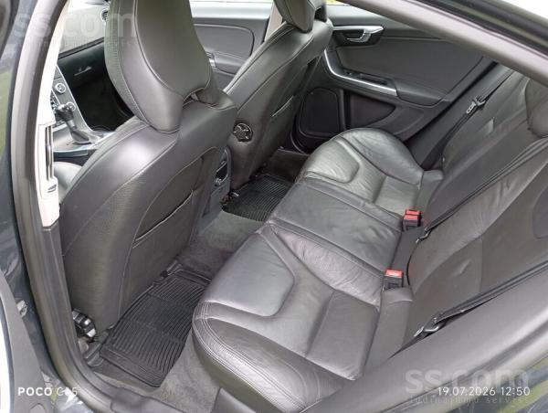 Pelēks Volvo S60 2011 Bauska, ar dzinēja tilpumu 2.00 L un nobraukumu 285 tūkst. km par 5900 €, foto 8 vietnē AUTOMOTO.COM.LV
