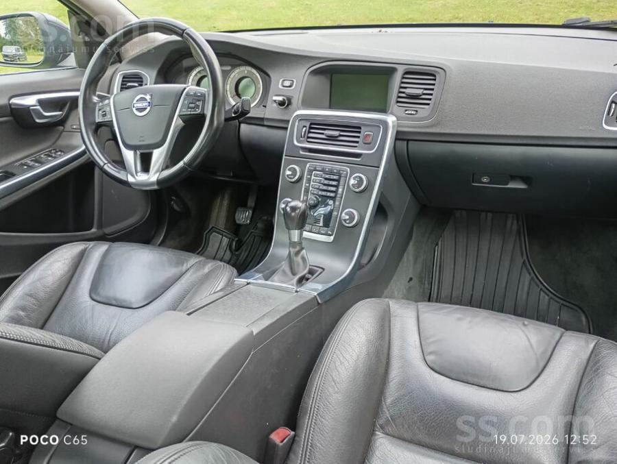 Grey Volvo S60 2011 in Bauska, with an engine capacity of 2.00 L and mileage of 285 thousand km for 5900 €, photo 11 on AUTOMOTO.COM.LV