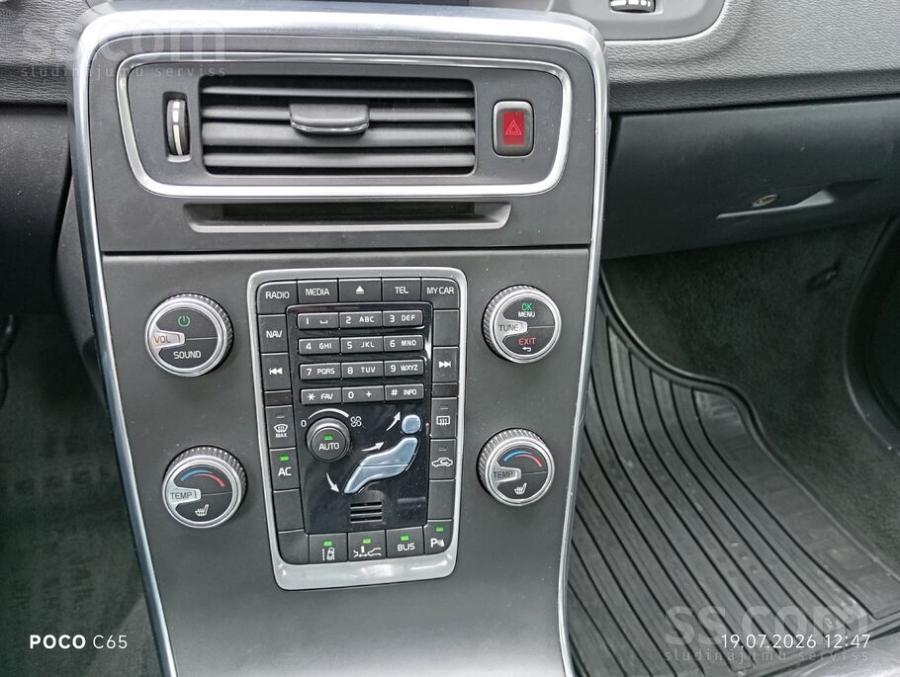 Grey Volvo S60 2011 in Bauska, with an engine capacity of 2.00 L and mileage of 285 thousand km for 5900 €, photo 12 on AUTOMOTO.COM.LV