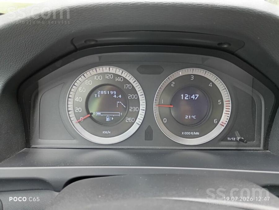 Grey Volvo S60 2011 in Bauska, with an engine capacity of 2.00 L and mileage of 285 thousand km for 5900 €, photo 13 on AUTOMOTO.COM.LV