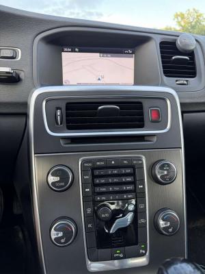 Grey Volvo S60 2011 in Vilnius, with an engine capacity of 1.56 L and mileage of 223 thousand km for 4400 €, photo 9 on AUTOMOTO.COM.LV