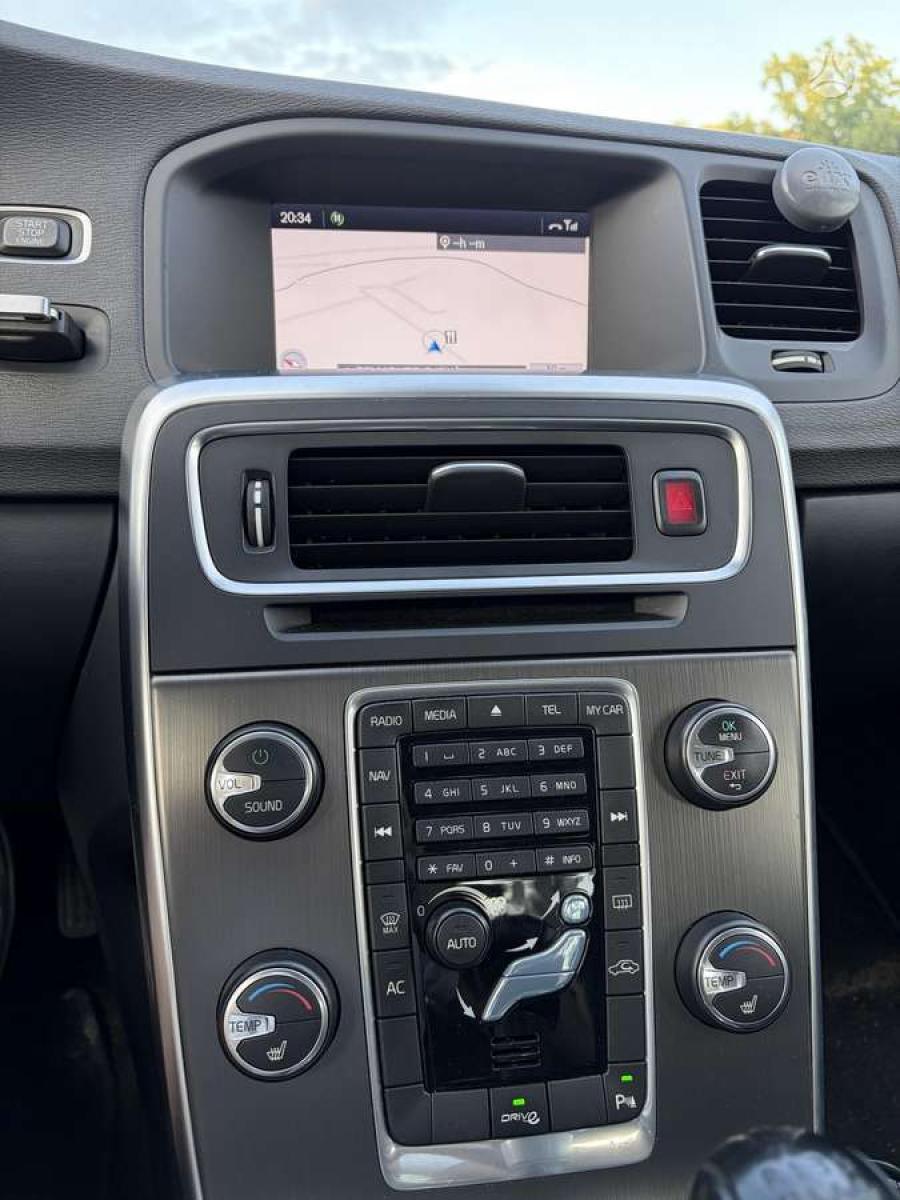 Grey Volvo S60 2011 in Vilnius, with an engine capacity of 1.56 L and mileage of 223 thousand km for 4400 €, photo 9 on AUTOMOTO.COM.LV