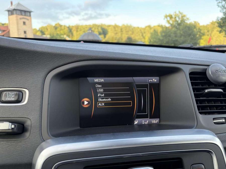 Grey Volvo S60 2011 in Vilnius, with an engine capacity of 1.56 L and mileage of 223 thousand km for 4400 €, photo 11 on AUTOMOTO.COM.LV