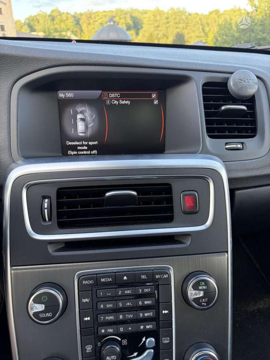 Grey Volvo S60 2011 in Vilnius, with an engine capacity of 1.56 L and mileage of 223 thousand km for 4400 €, photo 12 on AUTOMOTO.COM.LV