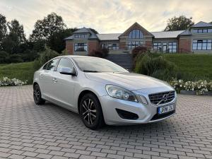 Grey Volvo S60 2011 in Vilnius, with an engine capacity of 1.56 L and mileage of 223 thousand km for 4400 €, photo 14 on AUTOMOTO.COM.LV