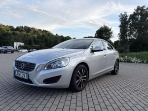Grey Volvo S60 2011 in Vilnius, with an engine capacity of 1.56 L and mileage of 223 thousand km for 4400 €, photo 15 on AUTOMOTO.COM.LV
