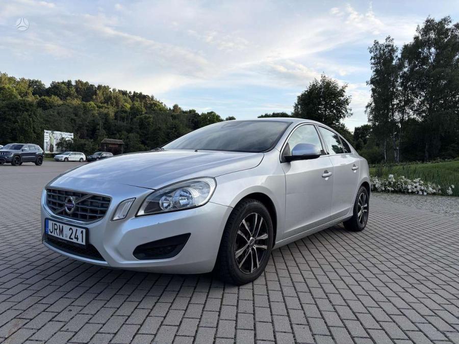Grey Volvo S60 2011 in Vilnius, with an engine capacity of 1.56 L and mileage of 223 thousand km for 4400 €, photo 15 on AUTOMOTO.COM.LV