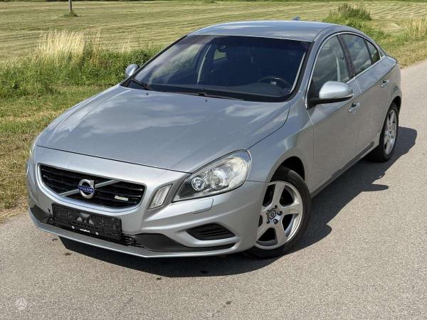 Pelēks Volvo S60 2011 Vilkaviškis, ar dzinēja tilpumu 2.00 L un nobraukumu 211 tūkst. km par 5199 €, foto 1 vietnē AUTOMOTO.COM.LV