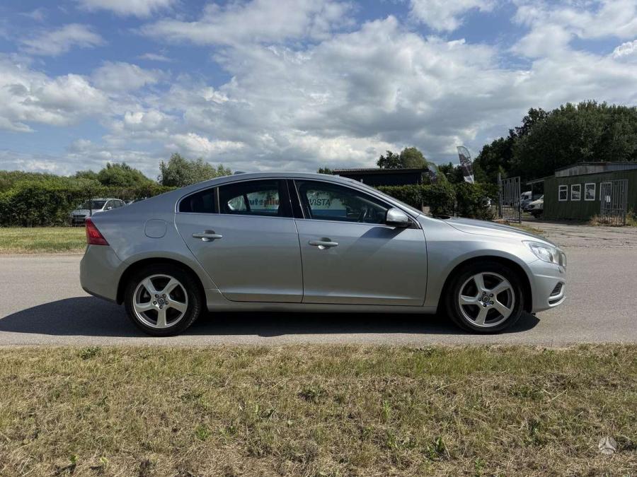 Pelēks Volvo S60 2011 Vilkaviškis, ar dzinēja tilpumu 2.00 L un nobraukumu 211 tūkst. km par 5199 €, foto 5 vietnē AUTOMOTO.COM.LV