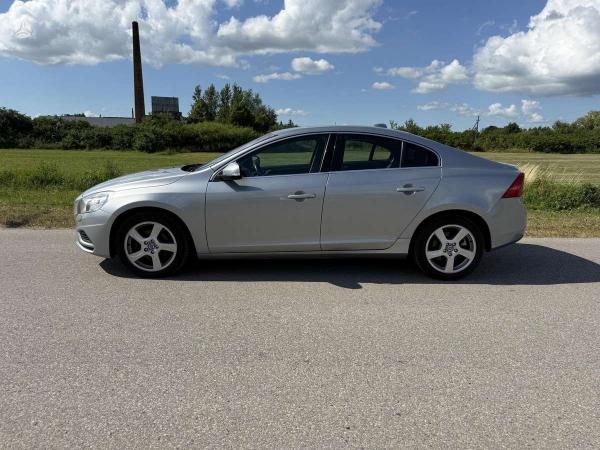 Pelēks Volvo S60 2011 Vilkaviškis, ar dzinēja tilpumu 2.00 L un nobraukumu 211 tūkst. km par 5199 €, foto 5 vietnē AUTOMOTO.COM.LV