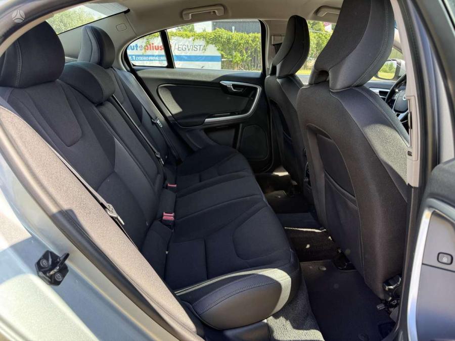 Pelēks Volvo S60 2011 Vilkaviškis, ar dzinēja tilpumu 2.00 L un nobraukumu 211 tūkst. km par 5199 €, foto 11 vietnē AUTOMOTO.COM.LV