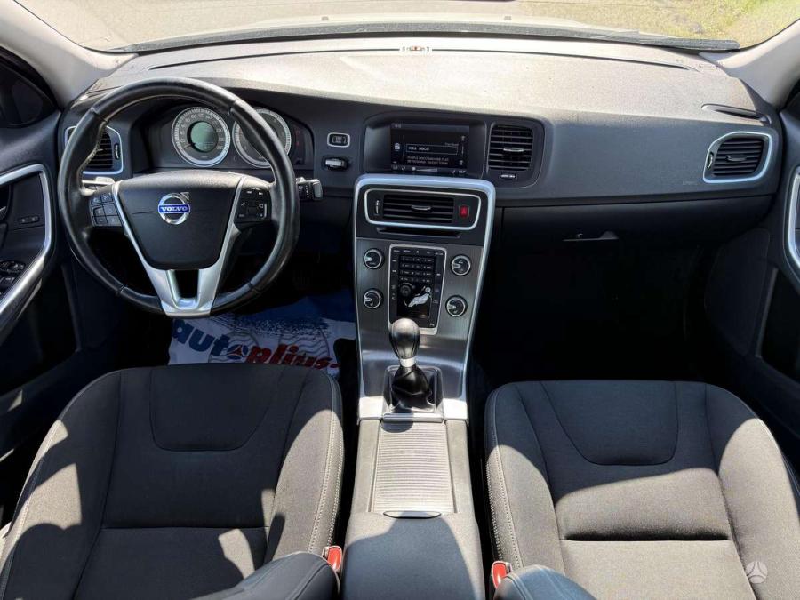 Pelēks Volvo S60 2011 Vilkaviškis, ar dzinēja tilpumu 2.00 L un nobraukumu 211 tūkst. km par 5199 €, foto 13 vietnē AUTOMOTO.COM.LV