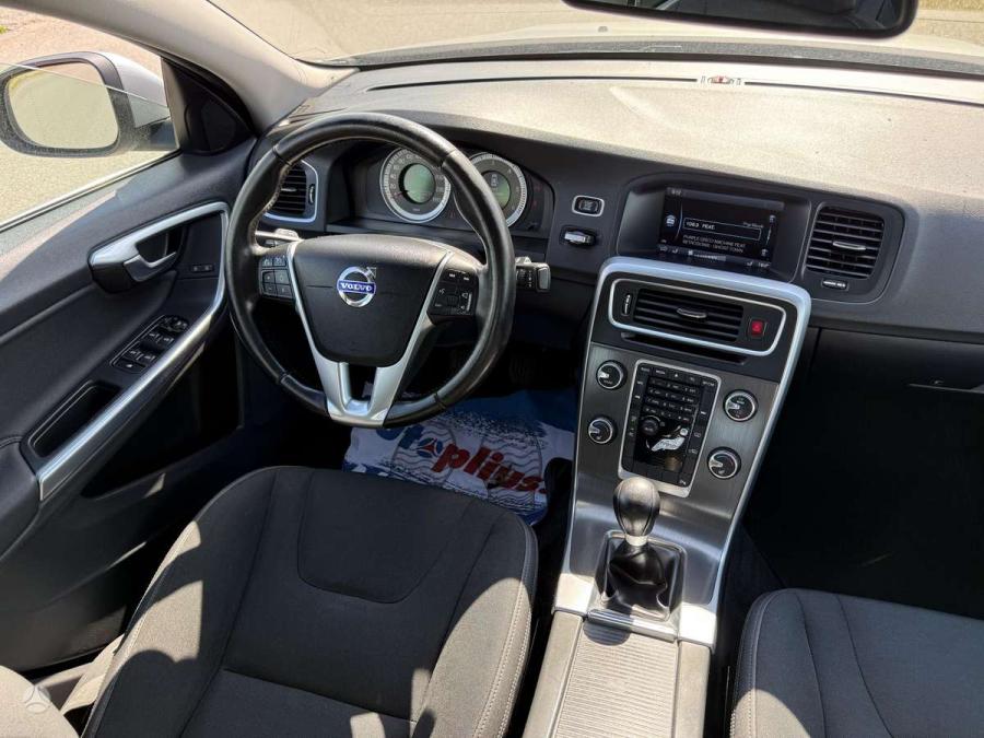 Pelēks Volvo S60 2011 Vilkaviškis, ar dzinēja tilpumu 2.00 L un nobraukumu 211 tūkst. km par 5199 €, foto 14 vietnē AUTOMOTO.COM.LV
