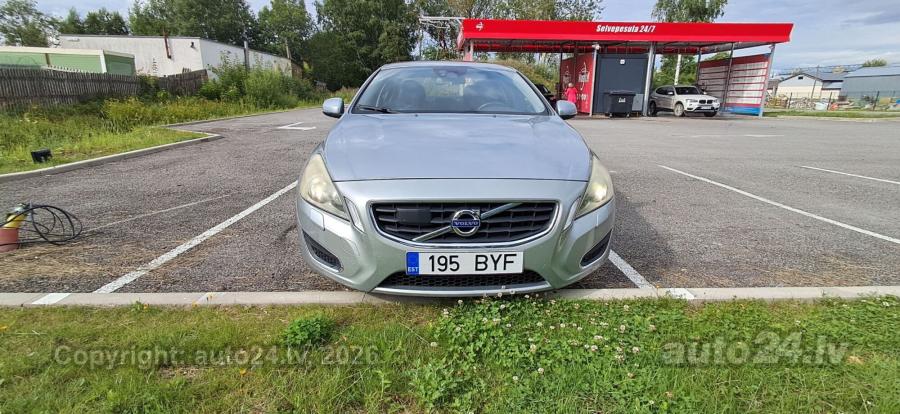 Grey Volvo S60 2011 in Tallinn, with an engine capacity of 2.00 L and mileage of 267 thousand km for 5200 €, photo 4 on AUTOMOTO.COM.LV