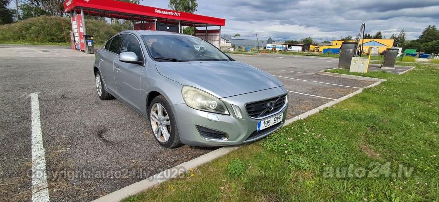 Grey Volvo S60 2011 in Tallinn, with an engine capacity of 2.00 L and mileage of 267 thousand km for 5200 €, photo 5 on AUTOMOTO.COM.LV