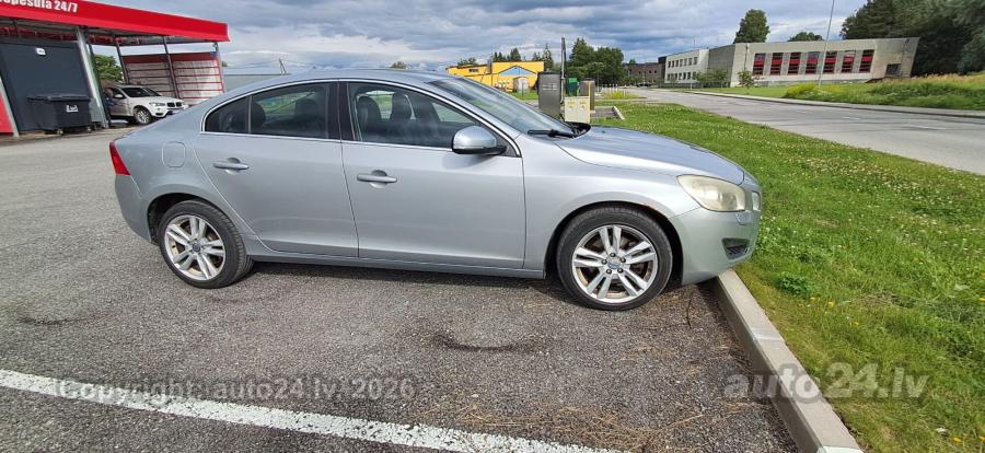 Grey Volvo S60 2011 in Tallinn, with an engine capacity of 2.00 L and mileage of 267 thousand km for 5200 €, photo 6 on AUTOMOTO.COM.LV