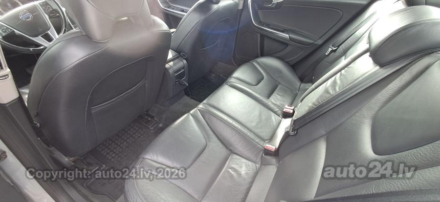 Grey Volvo S60 2011 in Tallinn, with an engine capacity of 2.00 L and mileage of 267 thousand km for 5200 €, photo 11 on AUTOMOTO.COM.LV