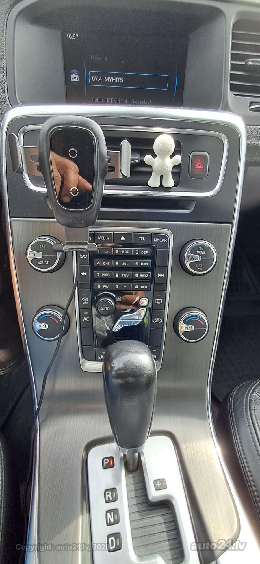 Grey Volvo S60 2011 in Tallinn, with an engine capacity of 2.00 L and mileage of 267 thousand km for 5200 €, photo 18 on AUTOMOTO.COM.LV