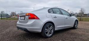 Pelēks Volvo S60 2011 Daugavpils, ar dzinēja tilpumu 1.60 L un nobraukumu 254 tūkst. km par 6499 €, foto 6 vietnē AUTOMOTO.COM.LV