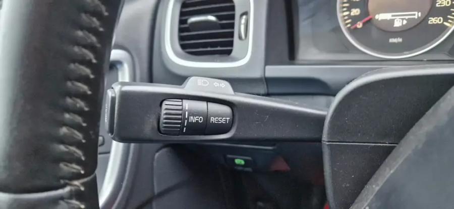 Pelēks Volvo S60 2011 Daugavpils, ar dzinēja tilpumu 1.60 L un nobraukumu 254 tūkst. km par 6499 €, foto 14 vietnē AUTOMOTO.COM.LV