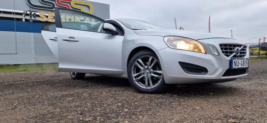 Pelēks Volvo S60 2011 Daugavpils, ar dzinēja tilpumu 1.60 L un nobraukumu 254 tūkst. km par 6499 €, foto 33 vietnē AUTOMOTO.COM.LV