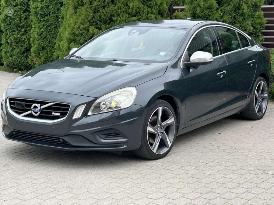 Pelēks Volvo S60 2011 Kretinga, ar dzinēja tilpumu 2.40 L un nobraukumu 223 tūkst. km par 6650 €, foto 6 vietnē AUTOMOTO.COM.LV