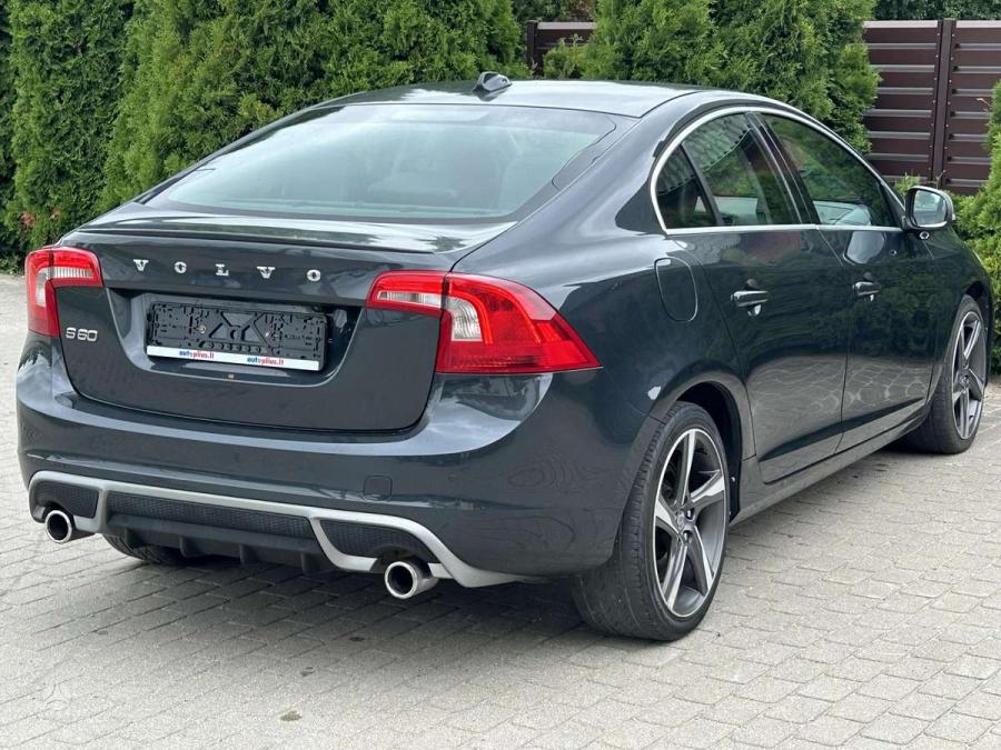 Pelēks Volvo S60 2011 Kretinga, ar dzinēja tilpumu 2.40 L un nobraukumu 223 tūkst. km par 6650 €, foto 11 vietnē AUTOMOTO.COM.LV