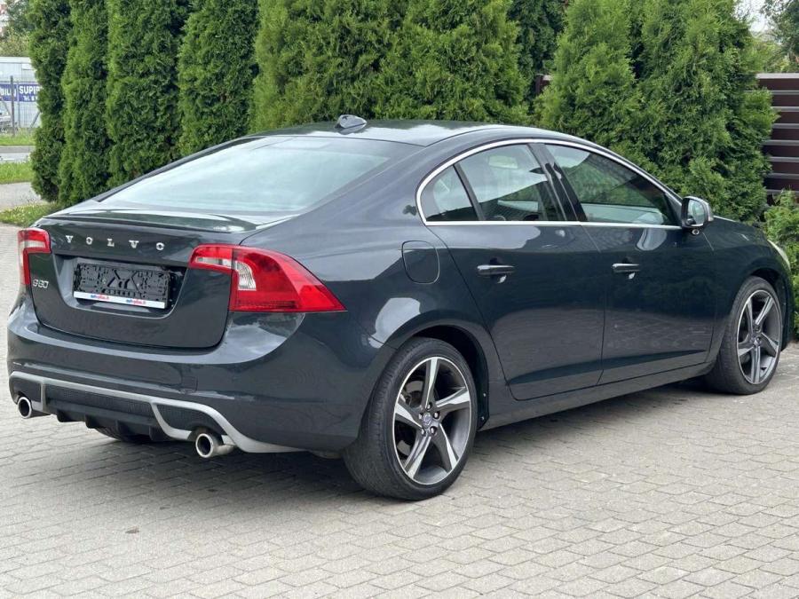 Pelēks Volvo S60 2011 Kretinga, ar dzinēja tilpumu 2.40 L un nobraukumu 223 tūkst. km par 6650 €, foto 12 vietnē AUTOMOTO.COM.LV