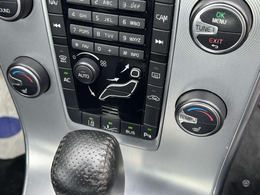 Pelēks Volvo S60 2011 Kretinga, ar dzinēja tilpumu 2.40 L un nobraukumu 223 tūkst. km par 6650 €, foto 19 vietnē AUTOMOTO.COM.LV