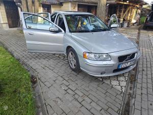 Grey Volvo S60 2011 in Vilnius, with an engine capacity of 2.52 L and mileage of 268 thousand km for 1750 €, photo 3 on AUTOMOTO.COM.LV