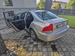 Grey Volvo S60 2011 in Vilnius, with an engine capacity of 2.52 L and mileage of 268 thousand km for 1750 €, photo 6 on AUTOMOTO.COM.LV