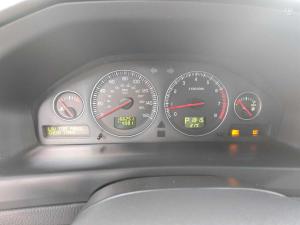 Grey Volvo S60 2011 in Vilnius, with an engine capacity of 2.52 L and mileage of 268 thousand km for 1750 €, photo 8 on AUTOMOTO.COM.LV