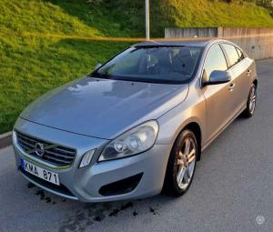 Grey Volvo S60 2011 in Vilnius, with an engine capacity of 1.56 L and mileage of 260 thousand km for 4200 €, photo  on AUTOMOTO.COM.LV