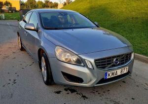 Pelēks Volvo S60 2011 Viļņa, ar dzinēja tilpumu 1.56 L un nobraukumu 260 tūkst. km par 4200 €, foto 3 vietnē AUTOMOTO.COM.LV