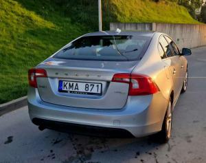 Pelēks Volvo S60 2011 Viļņa, ar dzinēja tilpumu 1.56 L un nobraukumu 260 tūkst. km par 4200 €, foto 4 vietnē AUTOMOTO.COM.LV