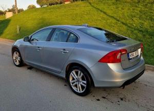 Pelēks Volvo S60 2011 Viļņa, ar dzinēja tilpumu 1.56 L un nobraukumu 260 tūkst. km par 4200 €, foto 6 vietnē AUTOMOTO.COM.LV