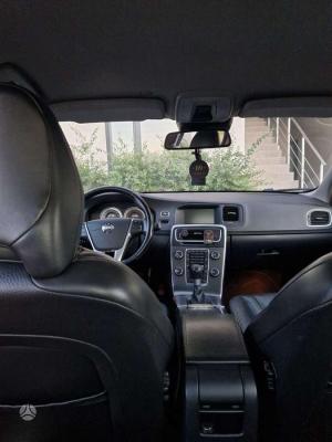 Pelēks Volvo S60 2011 Viļņa, ar dzinēja tilpumu 1.56 L un nobraukumu 260 tūkst. km par 4200 €, foto 9 vietnē AUTOMOTO.COM.LV