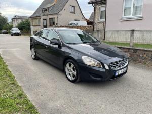 Pelēks Volvo S60 2011 Raseiniai, ar dzinēja tilpumu 2.00 L un nobraukumu 305 tūkst. km par 4500 €, foto 3 vietnē AUTOMOTO.COM.LV