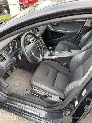 Pelēks Volvo S60 2011 Raseiniai, ar dzinēja tilpumu 2.00 L un nobraukumu 305 tūkst. km par 4500 €, foto 8 vietnē AUTOMOTO.COM.LV